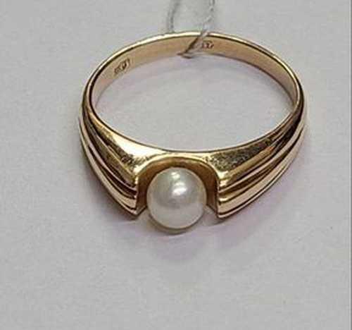 Золотое кольцо с камнем 18,5р