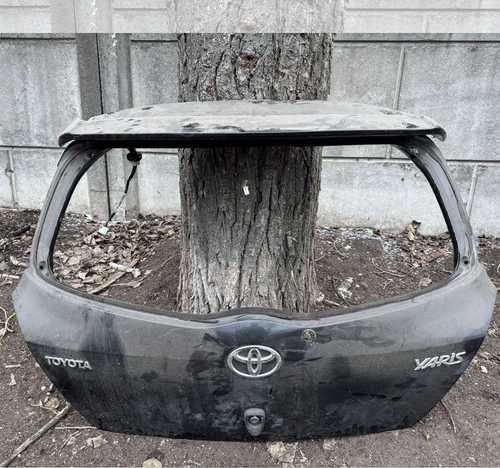 Крышка багажника Toyota yaris 2