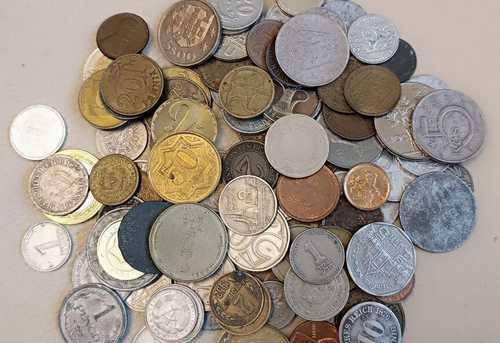 Набор монет иностранных государств. 105 штук