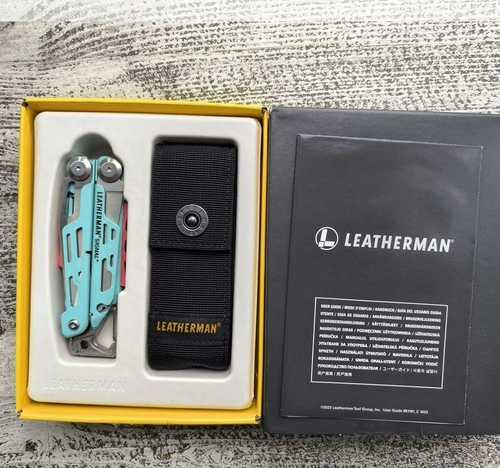 Мультитул Leatherman Signal Aqua/Silver 833187