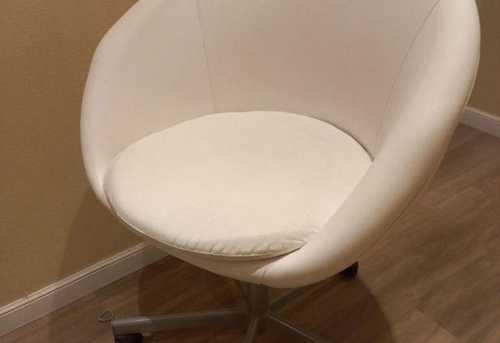 Стул Scruvsta IKEA белый кресло на колесиках