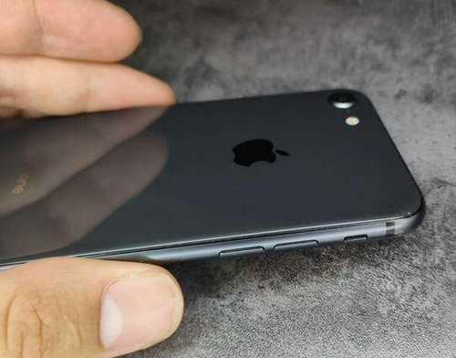 Брутальный iPhone 8 на 64Gd в Чёрном Цвете
