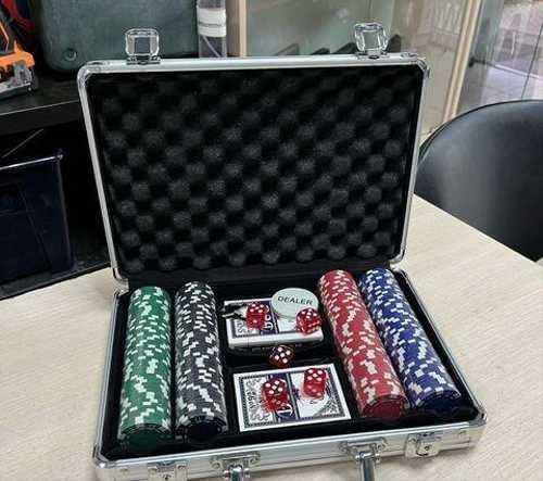 Покерный набор 200 фишек новый