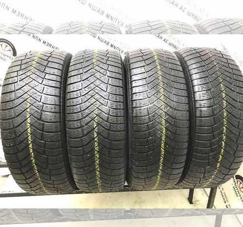 Pirelli Ice Zero 215/60 R16 102V