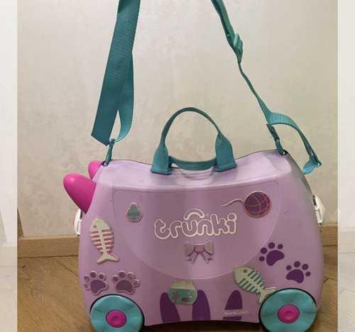 Детский чемодан каталка trunki