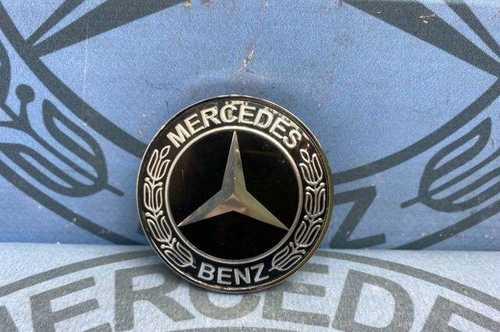 Эмблема передняя Mercedes-Benz C-Class W204