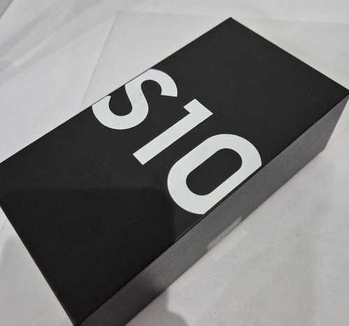 Samsung Galaxy S10, 8/128 ГБ