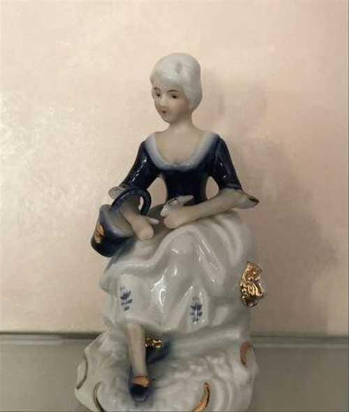 Фарфоровая статуэтка cdc Rococo Collection