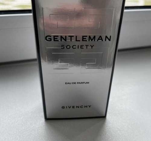 Givenchy gentelman society