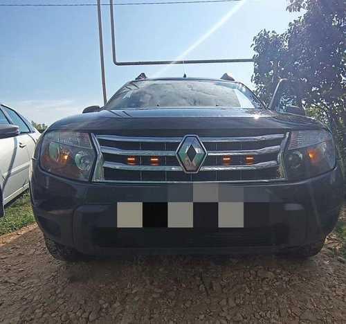 Дхо в решетку радиатора Renault Duster комплект 4