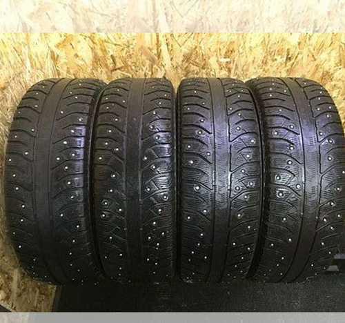 Bridgestone Ice Cruiser 7000 215/65 R16 98T