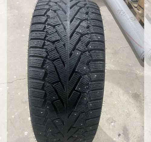 Pirelli Ice Zero 275/40 R22