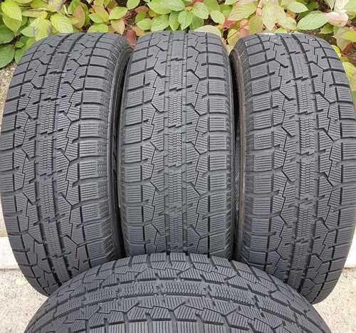 Toyo Observe Garit GIZ 215/60 R16