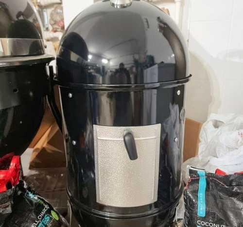 Угольная коптильня Weber mountain cooker 47см