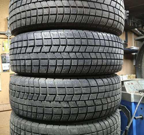 Michelin 4x4 Alpin 215/70 R16