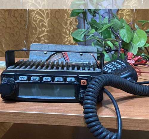 Автомобильная рация yaesu ft-1807