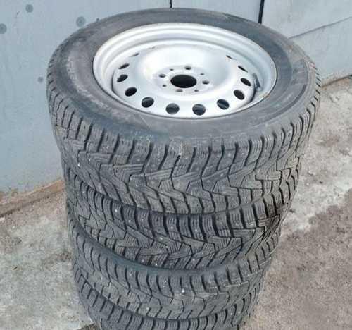 Hankook Winter I'Pike 185/65 R14