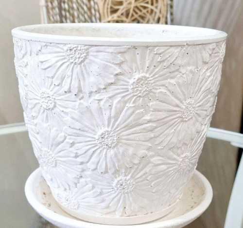 Белый керамический горшок для цветов