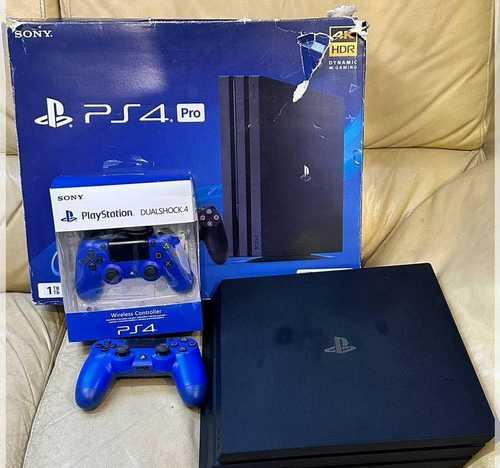 Sony Playstation 4 Pro 1TB 2 геймпада   2 игры