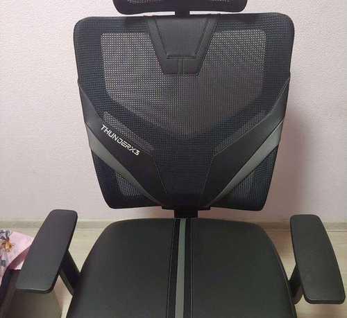 Игровое компьютерное кресло ThunderX3 yama1