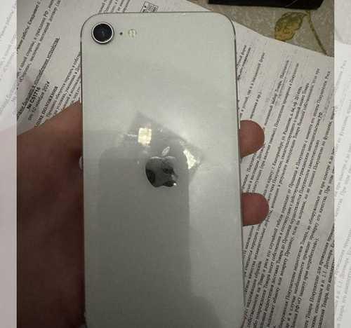 iPhone SE, 128 ГБ