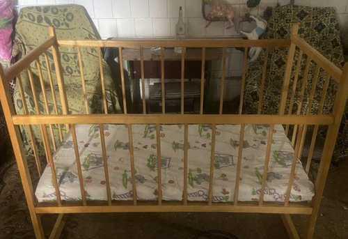 Продаю деревянная кроватка качалка для ребёнка
