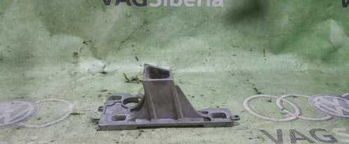 Кронштейн подлокотника 3B0864273 volkswagen passat