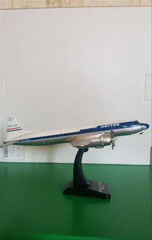 Модель самолета douglas DC-7