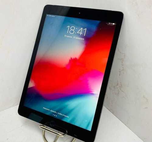 Планшет Apple iPad Air 64GB