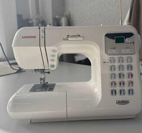 Швейная машина janome DC4030