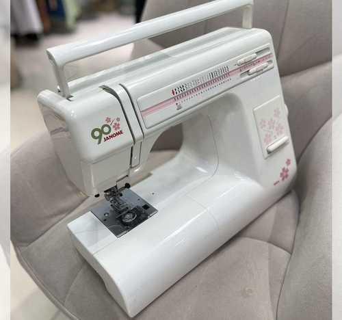 Швейная машинка janome 90a