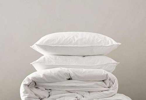 Для гостиницы одеяла и подушки белые