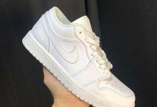 Nike Air Jordan 1 low white