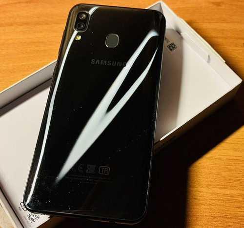 Samsung Galaxy A30, 3/32 ГБ