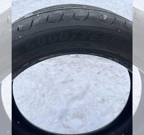 Goodyear EfficientGrip Performance 2 215/50 R17