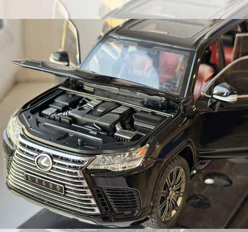 Коллекционная модель Lexus LX600 1:24