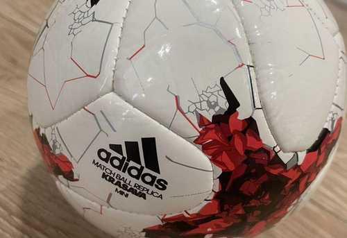 Футбольный мяч adidas сувенирный