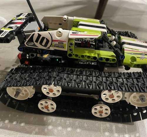 Technic RC Ttracked Racer 410 деталей