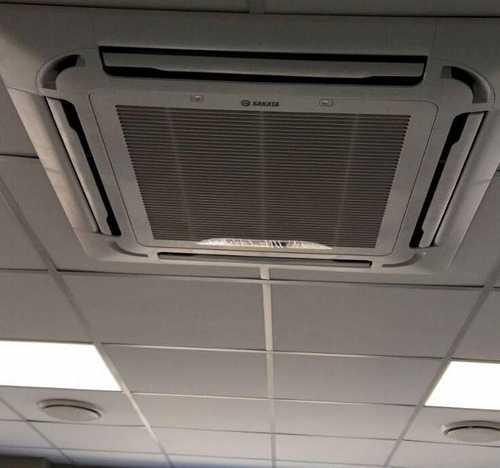 Напольно-потолочный кондиционер Electrolux с установкой