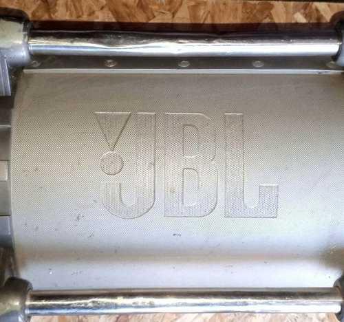Активный сабвуфер JBL BTC 250