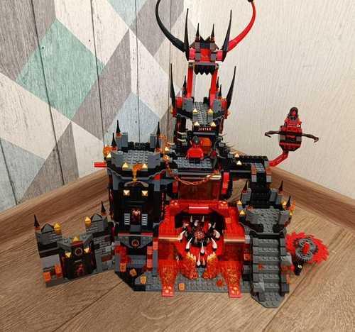 70323 Nexo knights Логово Джестро