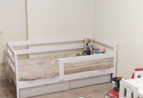 Детская кровать с матрасом и бортиком