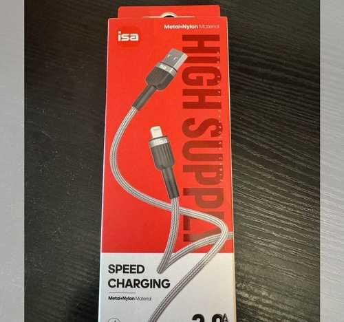 Зарядный шнур на iPhone Lightning