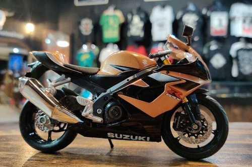 Модель мото 1:12 Suzuki GSX-R 1000 Gold