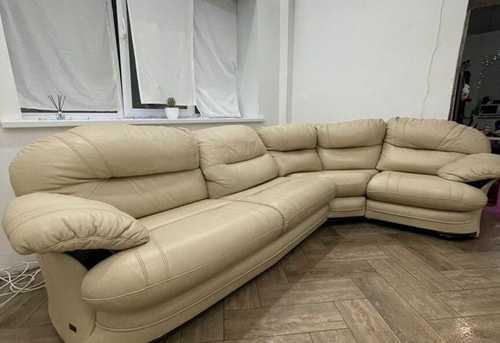 Угловой кожаный диван Германия