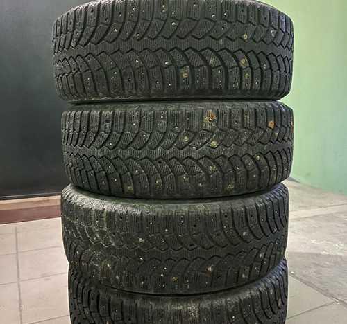 Bridgestone Blizzak Spike-01 205/60 R16 92T