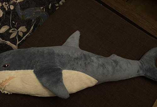 Игрушечная акула из IKEA