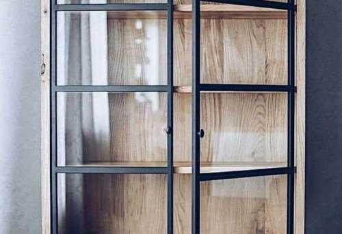 Шкаф с стеклянными дверями