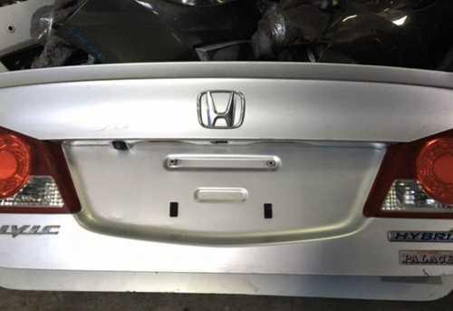 Крышка багажника Honda Civic 4Д в сборе