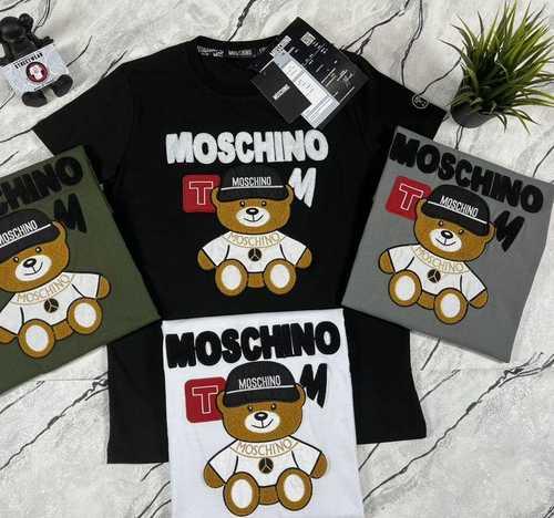 Футболка Moschino